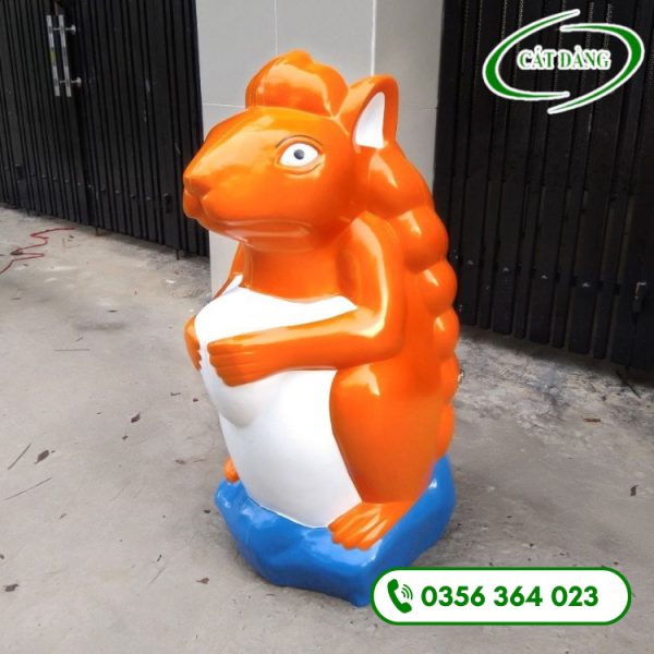 Thùng rác con sóc mẫu độc lạ sử dụng cho công viên giải trí