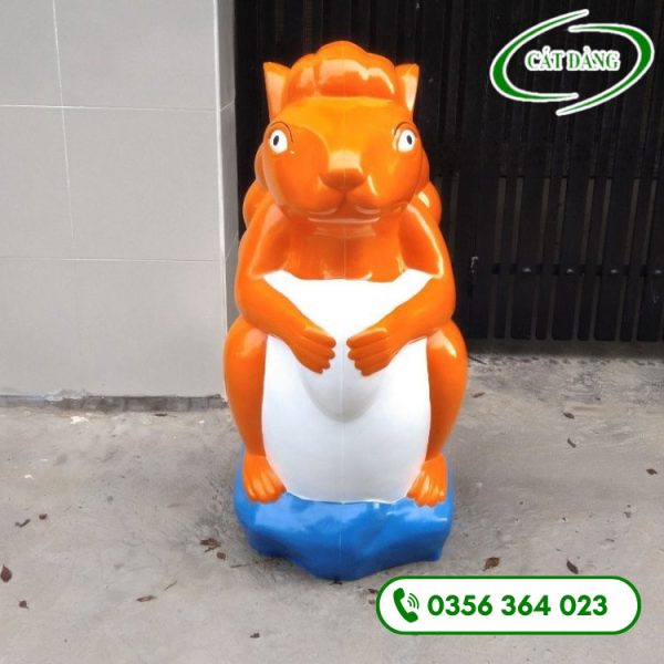 Thùng rác con sóc mẫu độc lạ sử dụng cho công viên giải trí